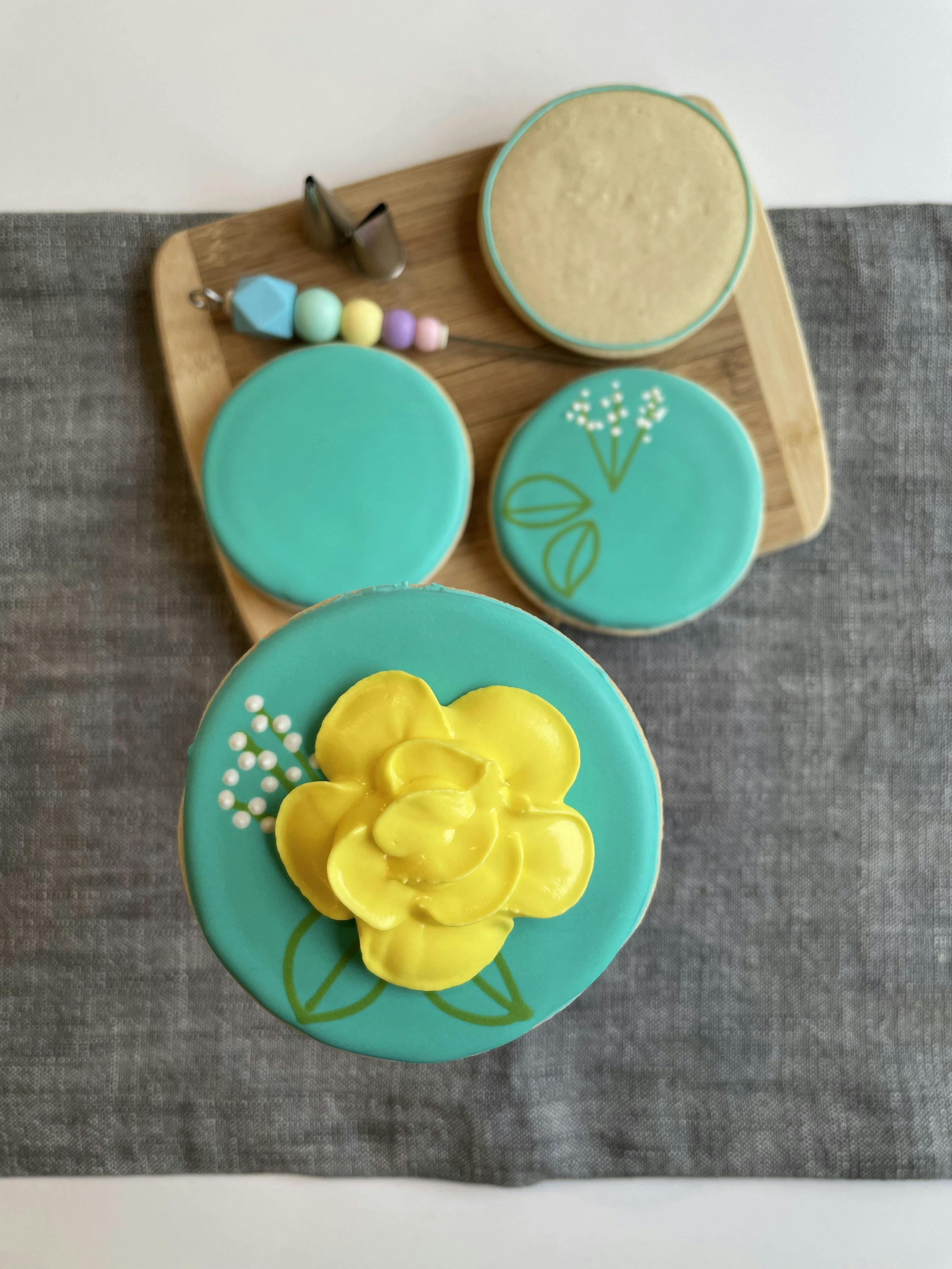 How to Ice Cookies with Royal Icing | LoveCrafts
