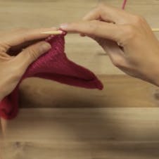 How to Cast Off Knitting (3 Ways) | LoveCrafts