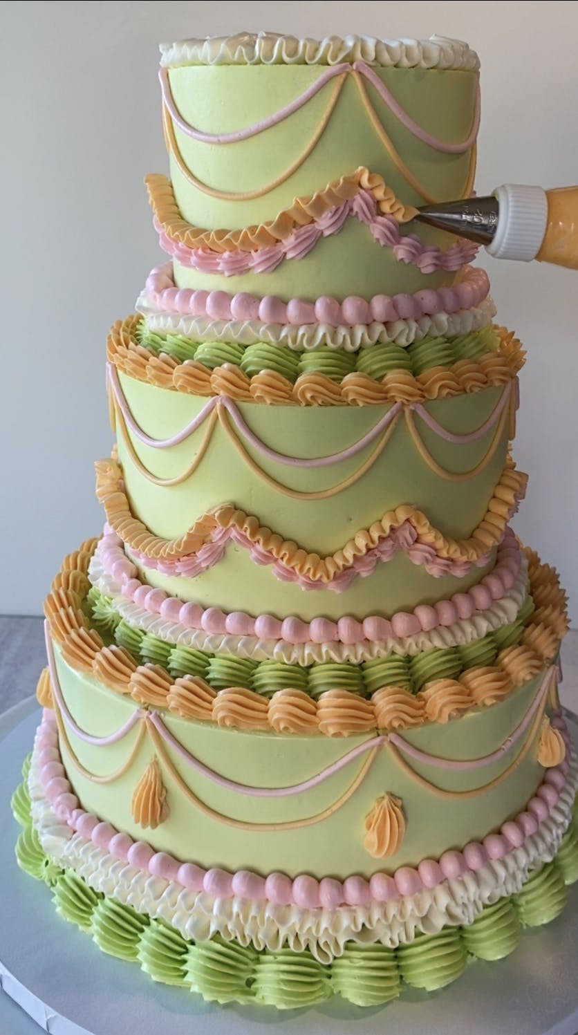 Vintage Tiered Cake Tutorial | LoveCrafts