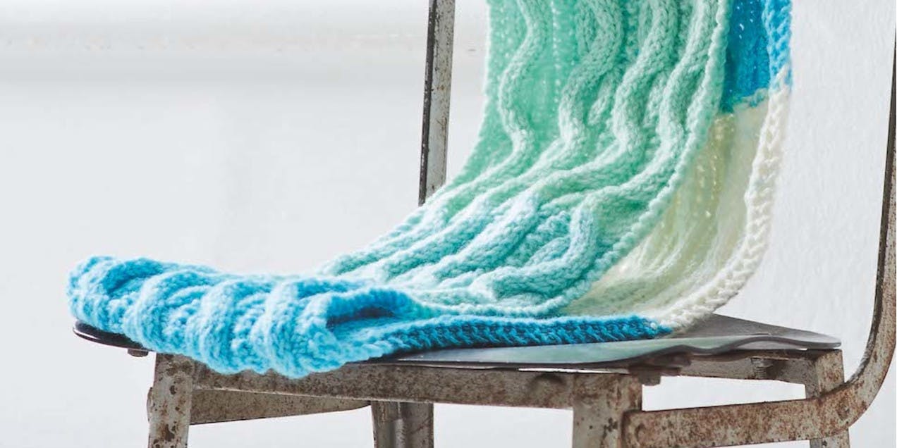 Color block cable cowl - free tutorial! | LoveCrafts