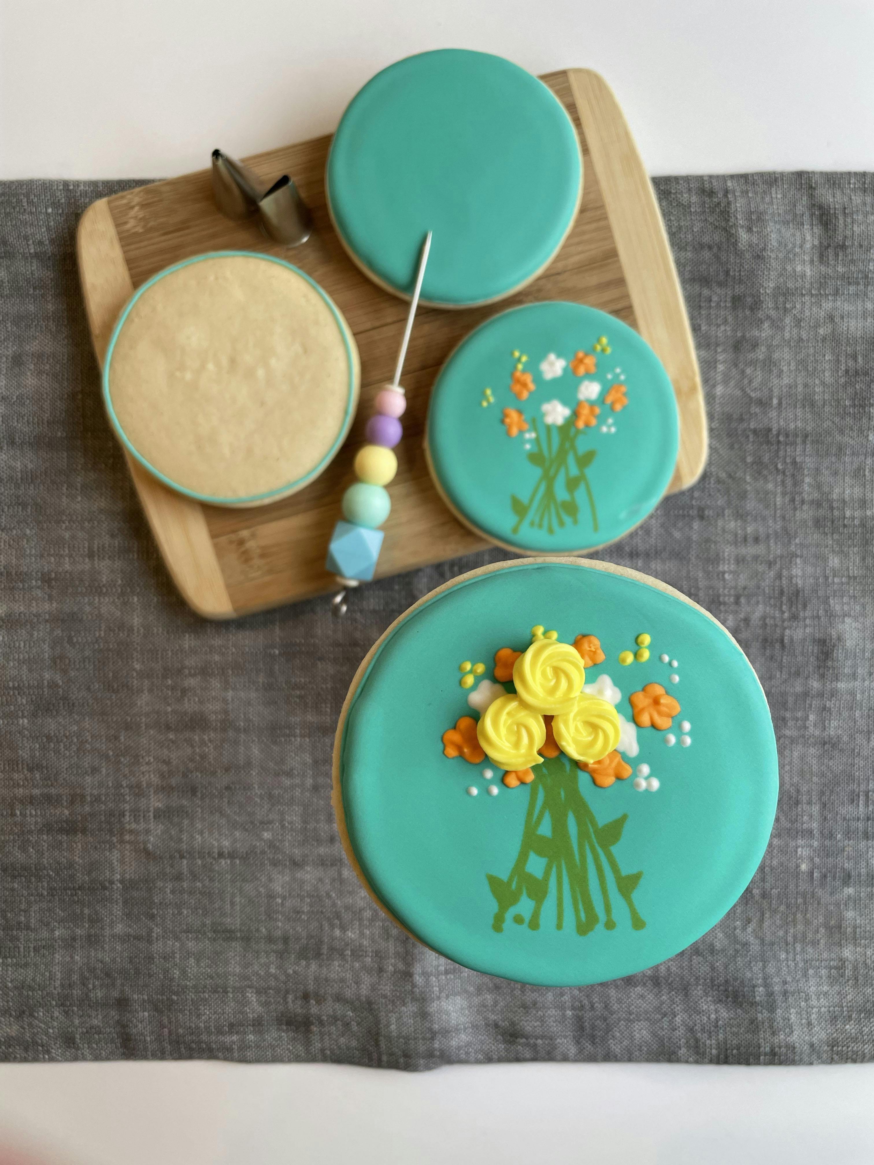 How to Ice Cookies with Royal Icing | LoveCrafts