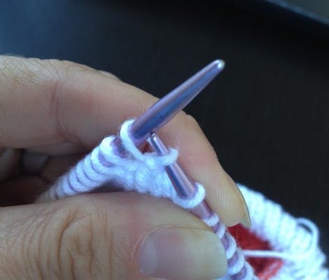 How to cast off with some stretch | LoveCrafts