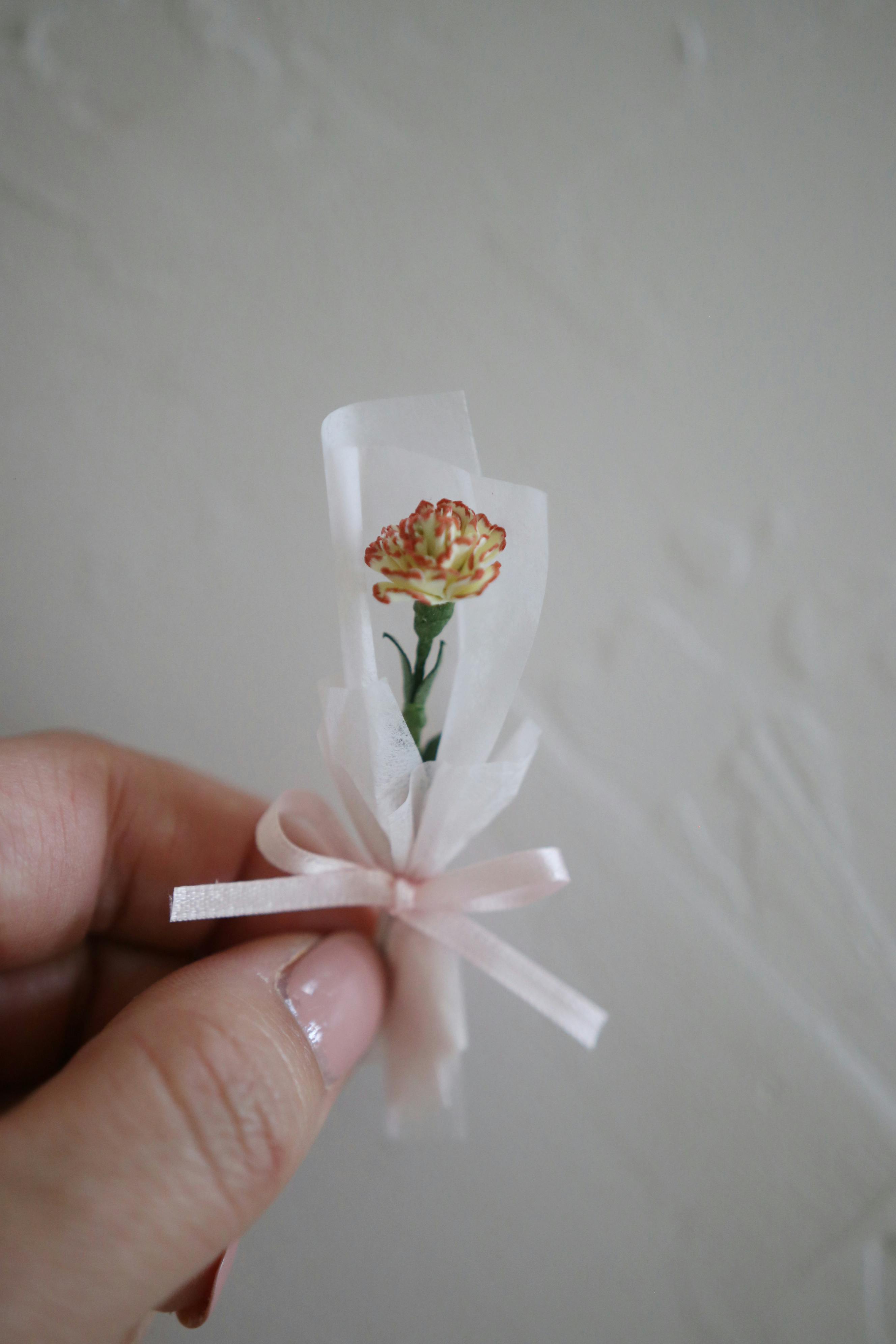 How to make mini paper carnations | LoveCrafts