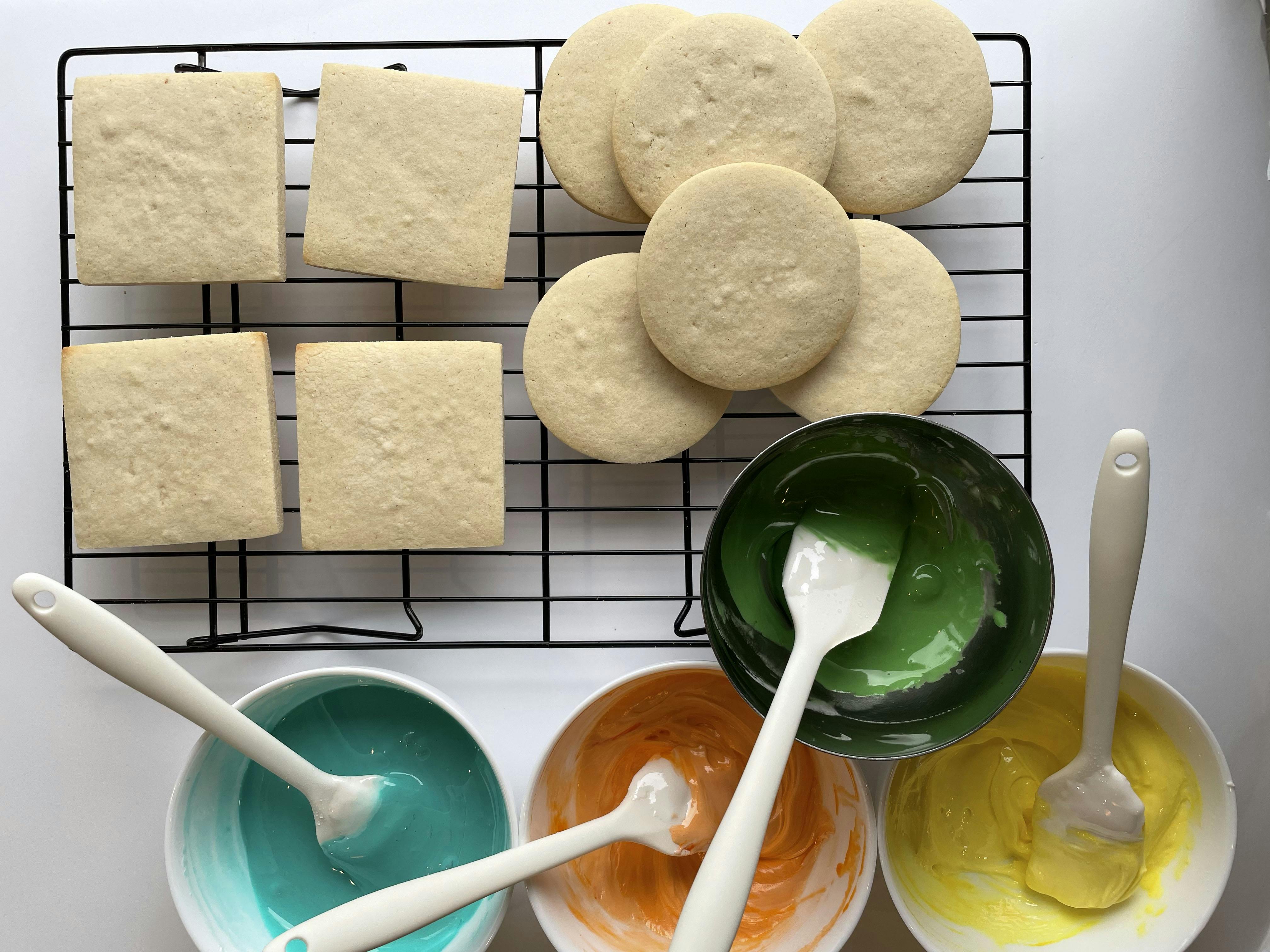 How to Ice Cookies with Royal Icing | LoveCrafts