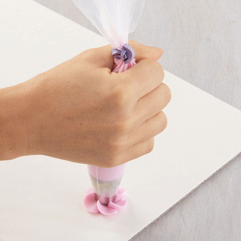 Piping Tips Guide | LoveCrafts