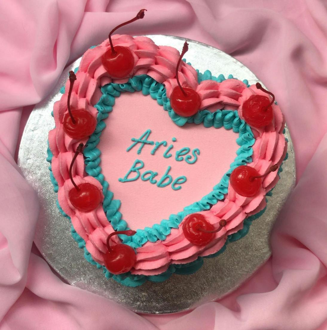 2022 Birthday Cake Trends | LoveCrafts