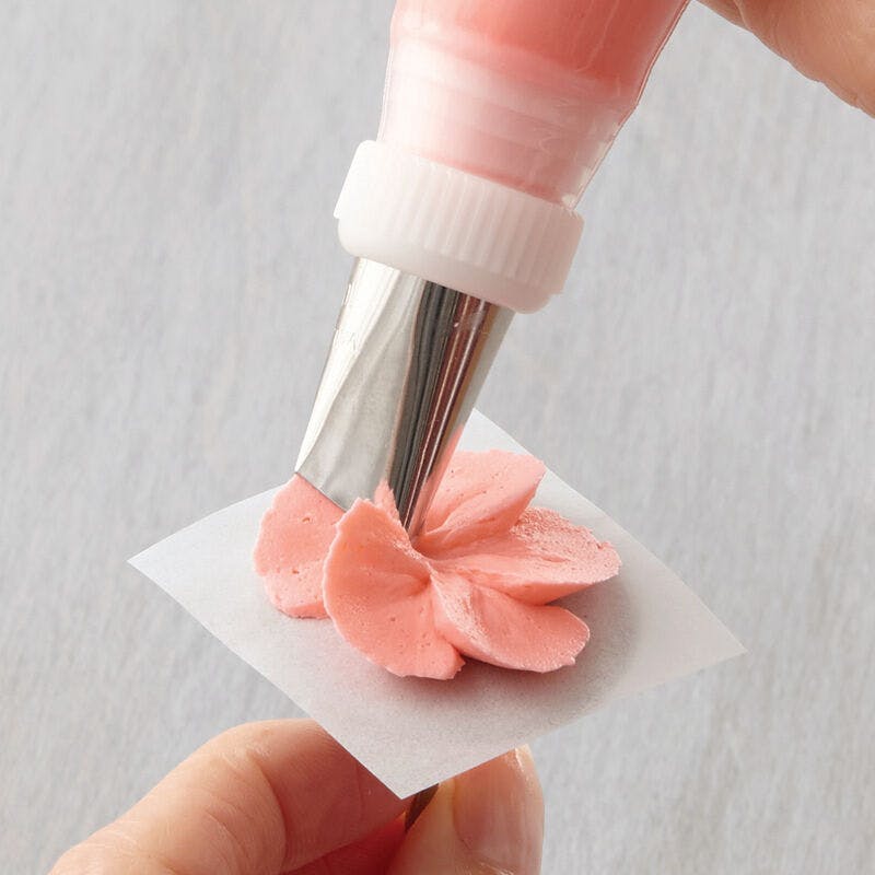 Piping Tips Guide | LoveCrafts