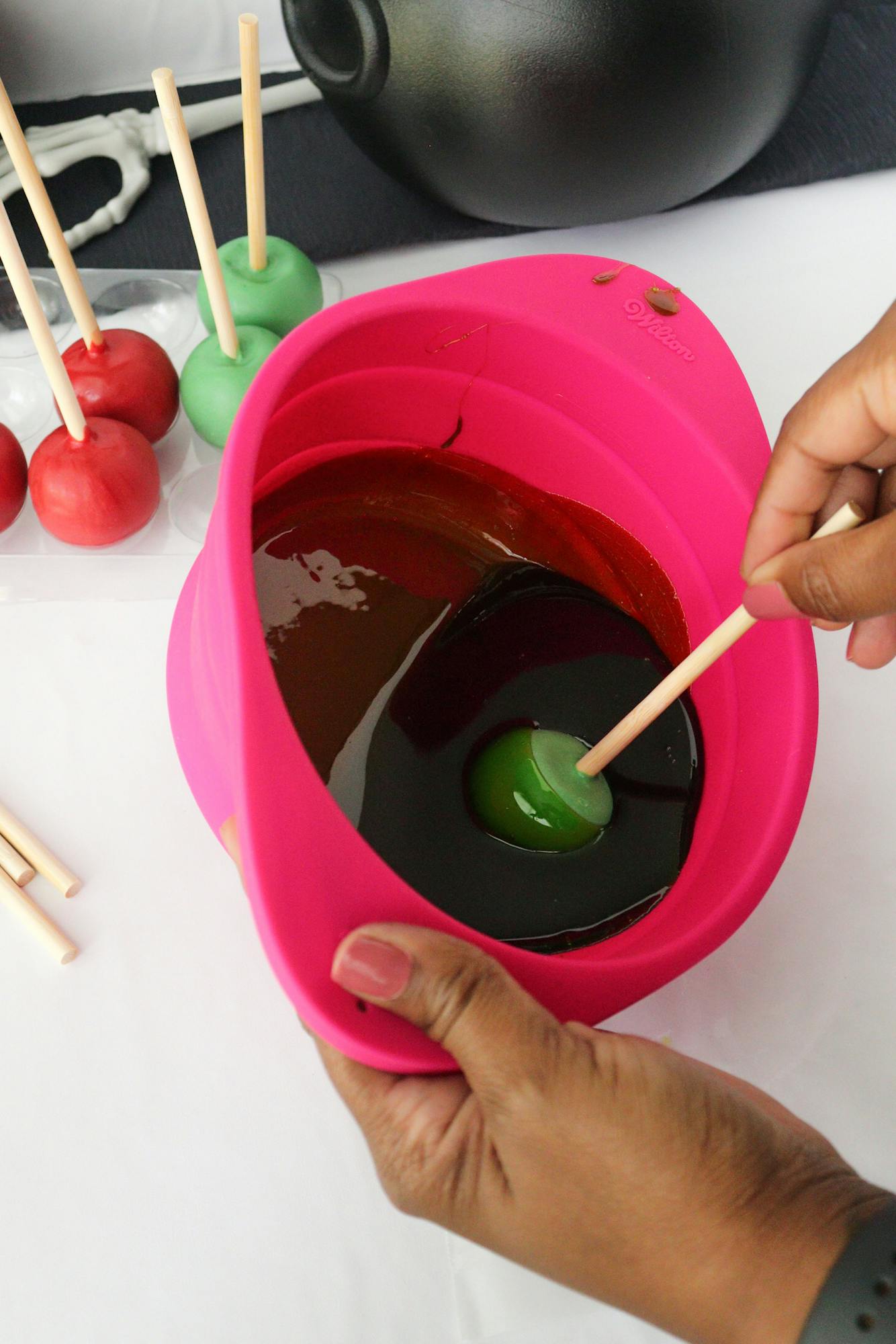 How To Make Candy Apple Cake Pops | LoveCrafts