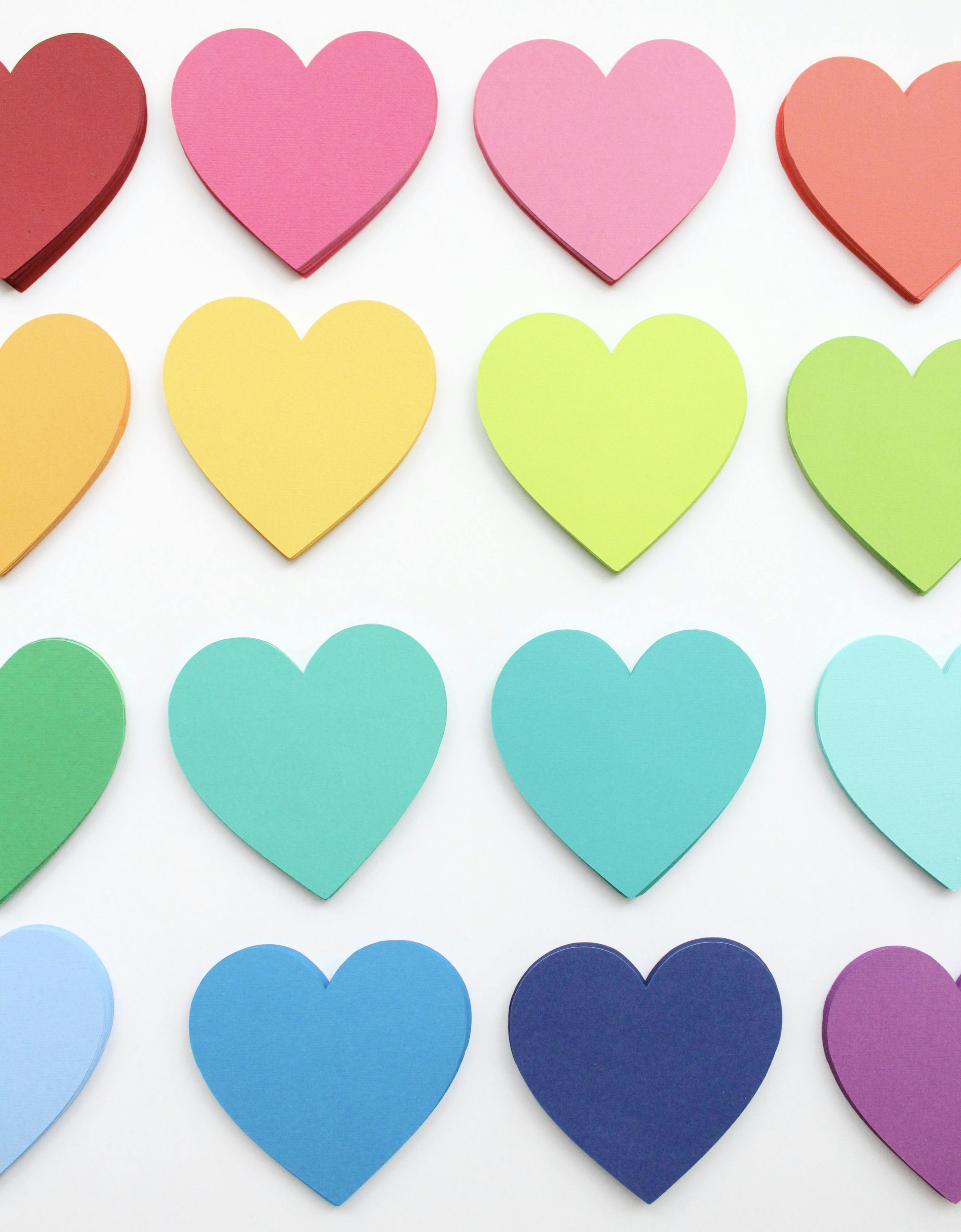 Fall head over heels for this 3D heart back drop | LoveCrafts