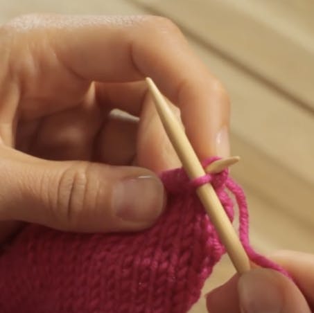 How to Cast Off Knitting (3 Ways) | LoveCrafts