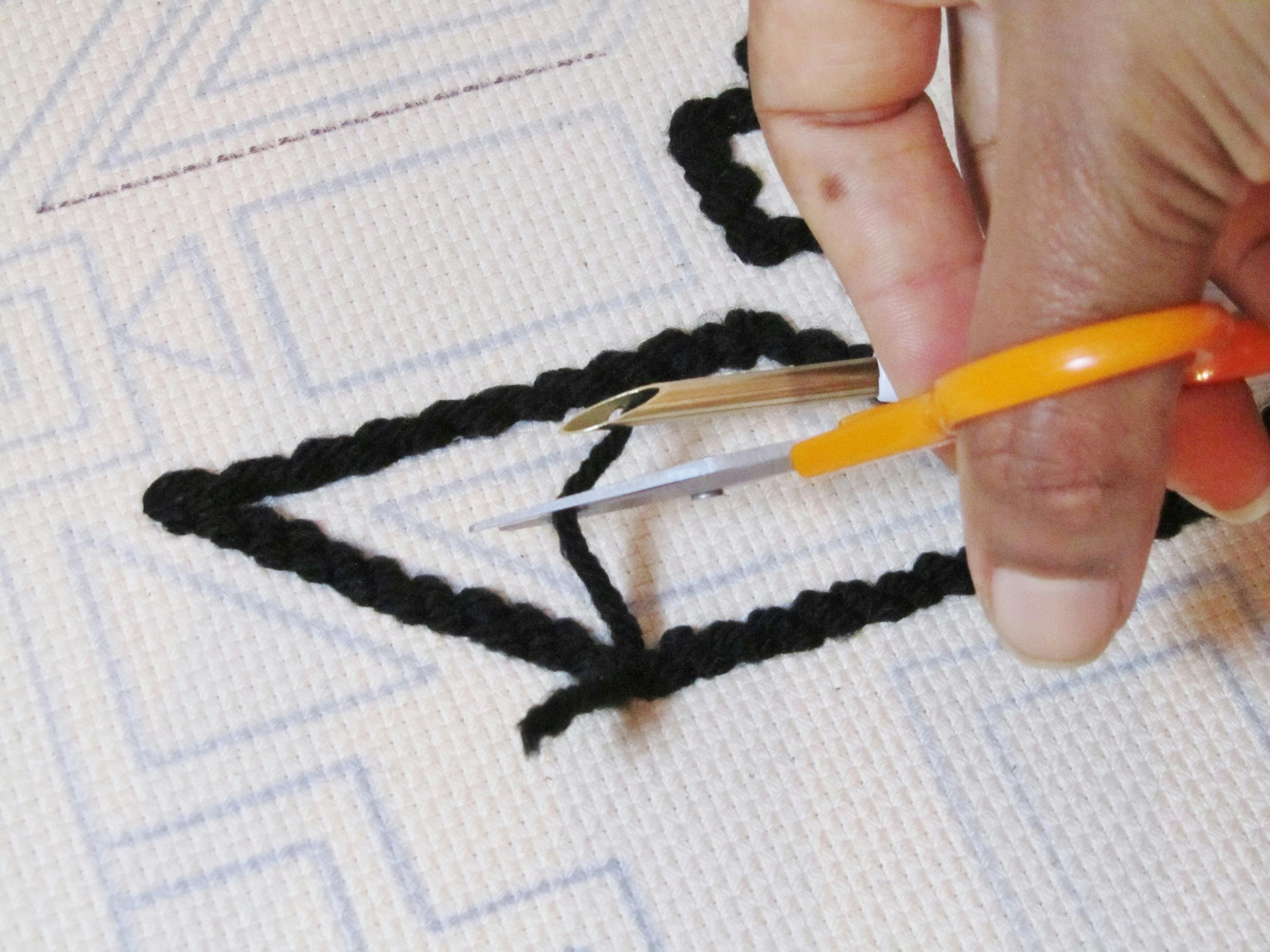 Geometric punch needle pattern tutorial | LoveCrafts