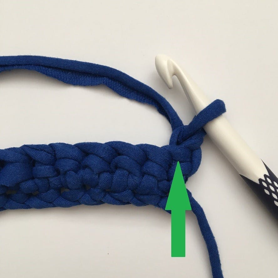 How to crochet a Waves Bathmat by Chloe Bailey | LoveCrafts